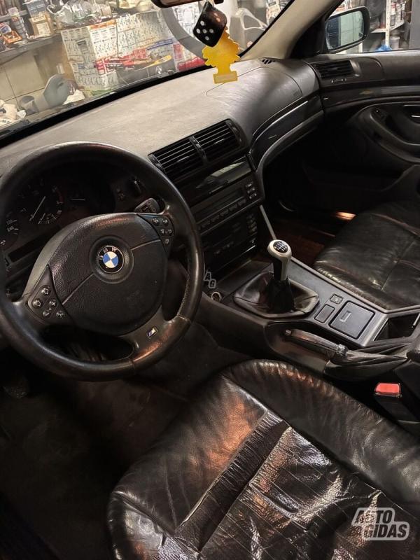 Melns BMW 530 2000 Viļņa, ar dzinēja tilpumu 3.00 L un nobraukumu 504 tūkst. km par 1600 €, foto 10 vietnē AUTOMOTO.COM.LV