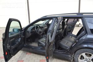 Black BMW 530 2000 in Aizkraukle, with an engine capacity of 3.00 L and mileage of 392 thousand km for 1300 €, photo 9 on AUTOMOTO.COM.LV