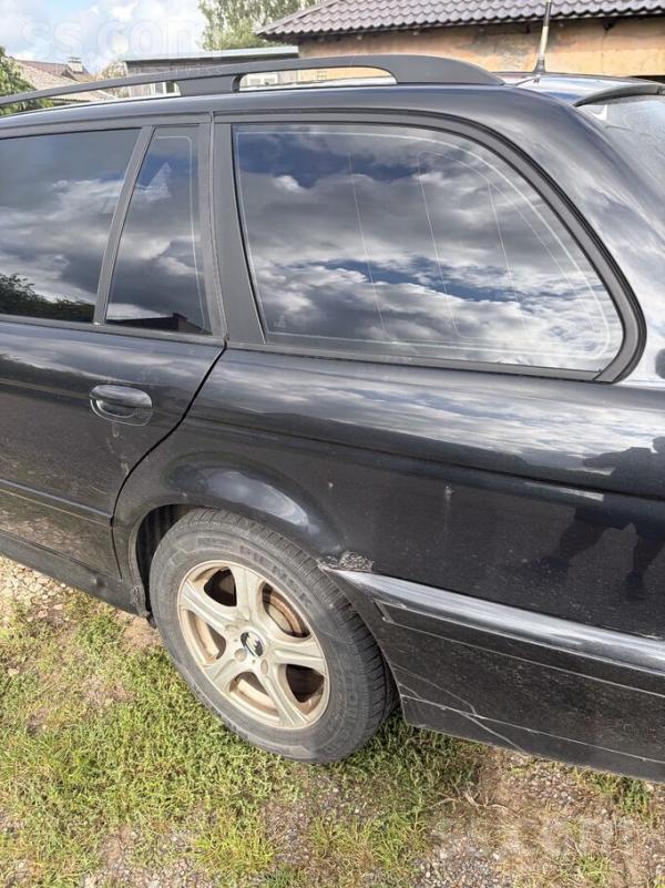 Melns BMW 530 2000 Cēsis, ar dzinēja tilpumu 3.00 L un nobraukumu 390 tūkst. km par 1450 €, foto 3 vietnē AUTOMOTO.COM.LV