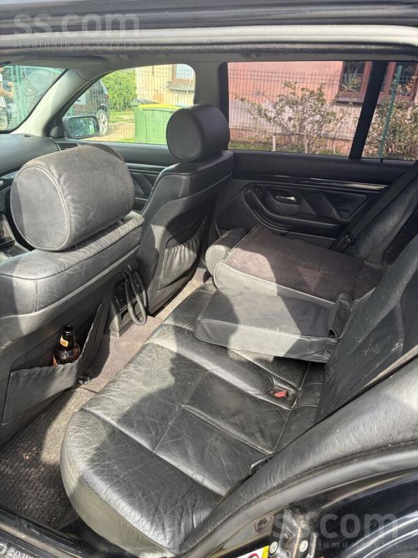 Melns BMW 530 2000 Cēsis, ar dzinēja tilpumu 3.00 L un nobraukumu 390 tūkst. km par 1450 €, foto 6 vietnē AUTOMOTO.COM.LV