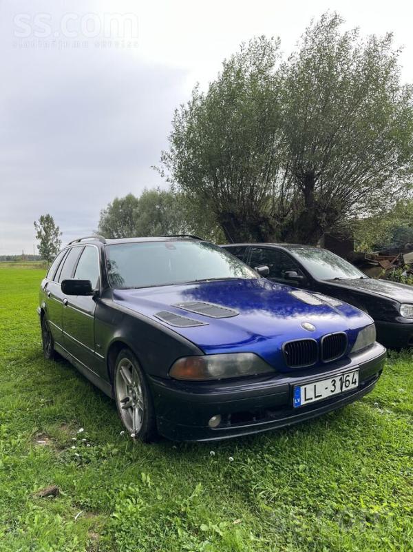 BMW 530 2000 Limbaži vietnÄ Melns BMW 530 2000 Limbaži, ar dzinÄja tilpumu 3.00 L un nobraukumu 350 tÅ«kst. km par 1000 ā¬, foto 1 vietnÄ AUTOMOTO.COM.LV