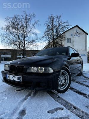Black BMW 530 2001 in Riga, with an engine capacity of 3.00 L and mileage of 415 thousand km for 2800 €, photo 3 on AUTOMOTO.COM.LV