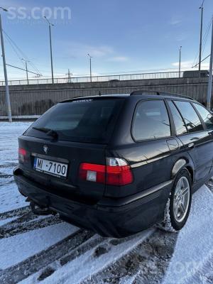 Black BMW 530 2001 in Riga, with an engine capacity of 3.00 L and mileage of 415 thousand km for 2800 €, photo 4 on AUTOMOTO.COM.LV