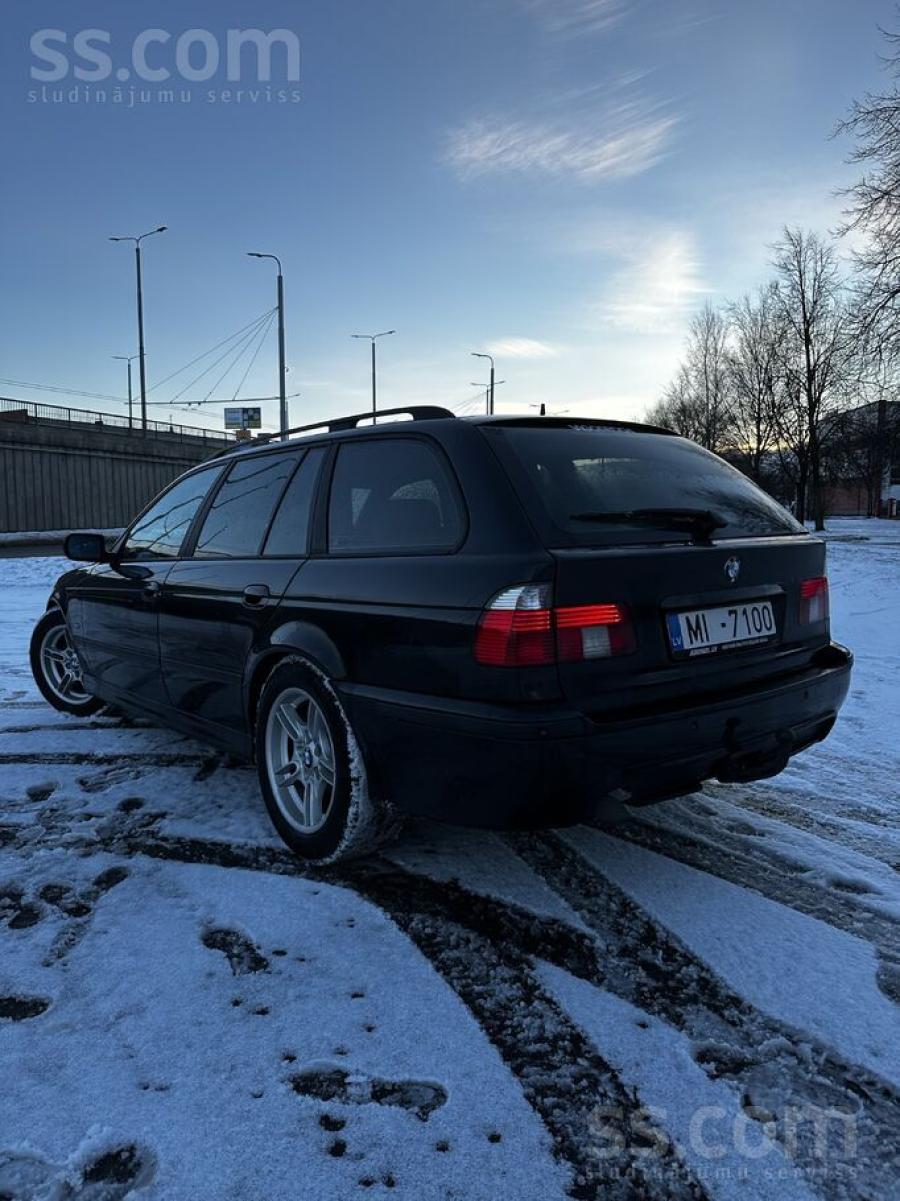 Black BMW 530 2001 in Riga, with an engine capacity of 3.00 L and mileage of 415 thousand km for 2800 €, photo 6 on AUTOMOTO.COM.LV