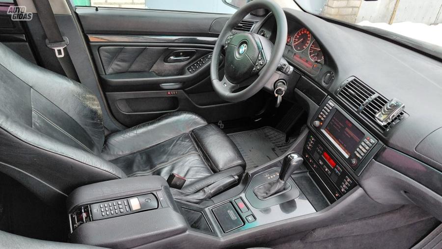 Melns BMW 530 2001 Mažeikiai, ar dzinēja tilpumu 3.00 L un nobraukumu 490 tūkst. km par 1750 €, foto 2 vietnē AUTOMOTO.COM.LV