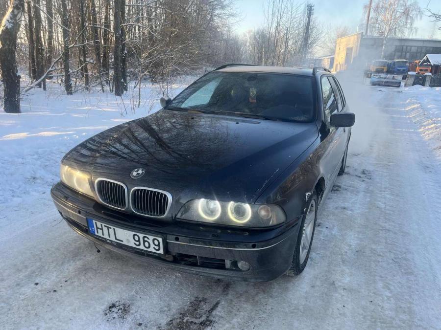 Black BMW 530 2001 in Vievis, with an engine capacity of 2.93 L and mileage of 445 thousand km for 1450 €, photo 1 on AUTOMOTO.COM.LV