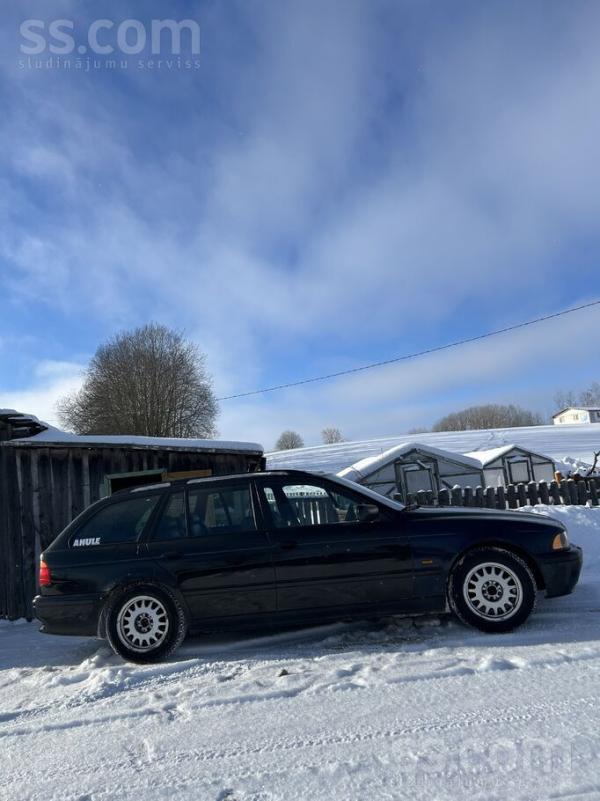 Black BMW 530 2001 in Rezekne, with an engine capacity of 3.00 L and mileage of 388 thousand km for 2500 €, photo 4 on AUTOMOTO.COM.LV