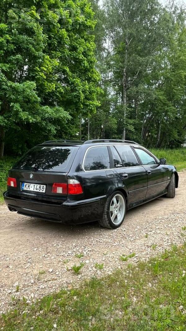 Black BMW 530 2001 in Riga, with an engine capacity of 3.00 L and mileage of 407 thousand km for 1450 €, photo 2 on AUTOMOTO.COM.LV