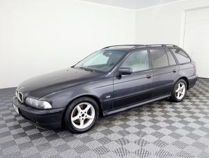 Melns BMW 530 2001 Tallina, ar dzinēja tilpumu 2.90 L un nobraukumu 474 tūkst. km par 899 €, foto 3 vietnē AUTOMOTO.COM.LV