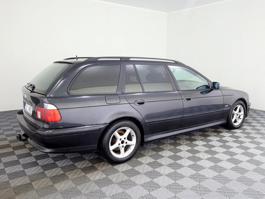 Melns BMW 530 2001 Tallina, ar dzinēja tilpumu 2.90 L un nobraukumu 474 tūkst. km par 899 €, foto 4 vietnē AUTOMOTO.COM.LV