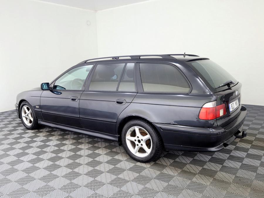 Melns BMW 530 2001 Tallina, ar dzinēja tilpumu 2.90 L un nobraukumu 474 tūkst. km par 899 €, foto 5 vietnē AUTOMOTO.COM.LV