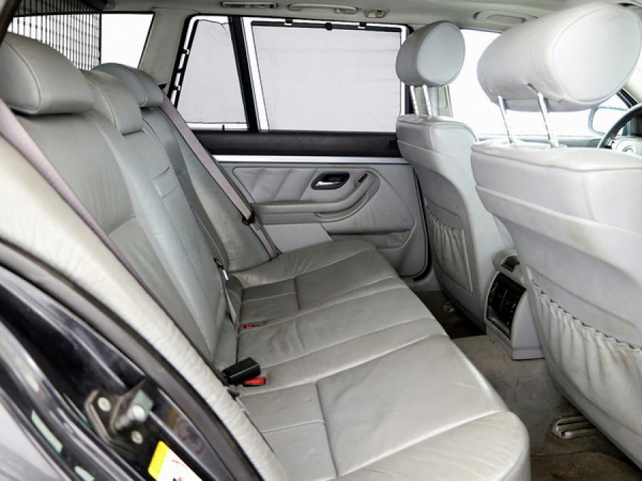 Melns BMW 530 2001 Tallina, ar dzinēja tilpumu 2.90 L un nobraukumu 474 tūkst. km par 899 €, foto 8 vietnē AUTOMOTO.COM.LV