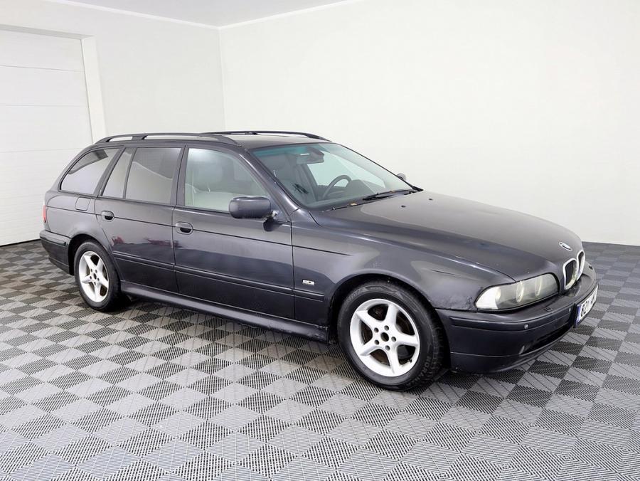 Melns BMW 530 2001 Tallina, ar dzinēja tilpumu 2.90 L un nobraukumu 474 tūkst. km par 899 €, foto 9 vietnē AUTOMOTO.COM.LV
