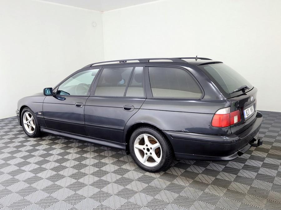 Melns BMW 530 2001 Tallina, ar dzinēja tilpumu 2.90 L un nobraukumu 474 tūkst. km par 899 €, foto 12 vietnē AUTOMOTO.COM.LV