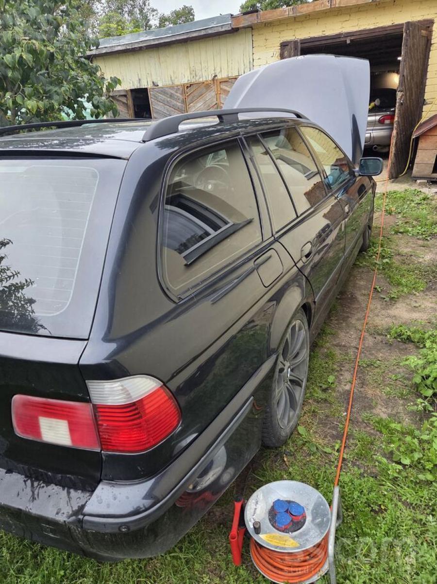 Melns BMW 530 2001 Rīga, ar dzinēja tilpumu 3.00 L un nobraukumu 442 tūkst. km par 1550 €, foto 10 vietnē AUTOMOTO.COM.LV