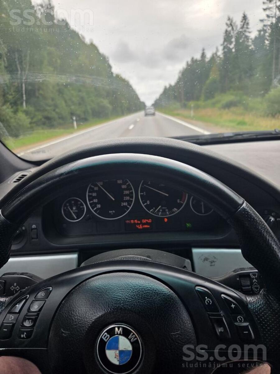 Melns BMW 530 2001 Rīga, ar dzinēja tilpumu 3.00 L un nobraukumu 442 tūkst. km par 1550 €, foto 18 vietnē AUTOMOTO.COM.LV