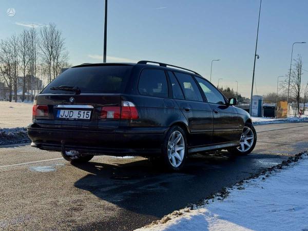 Melns BMW 530 2002 Kauņa, ar dzinēja tilpumu 2.93 L un nobraukumu 493 tūkst. km par 1800 €, foto 2 vietnē AUTOMOTO.COM.LV