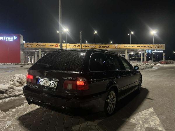 Black BMW 530 2002 in Vilnius, with an engine capacity of 2.93 L and mileage of 396 thousand km for 1499 €, photo 4 on AUTOMOTO.COM.LV