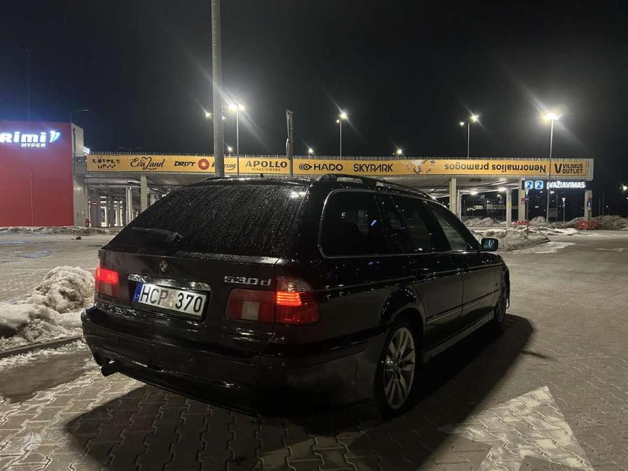 Black BMW 530 2002 in Vilnius, with an engine capacity of 2.93 L and mileage of 396 thousand km for 1499 €, photo 4 on AUTOMOTO.COM.LV