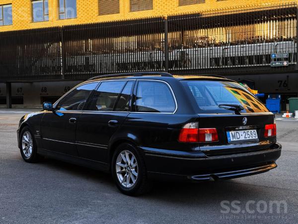 Black BMW 530 2002 in Riga, with an engine capacity of 3.00 L and mileage of 446 thousand km for 2400 €, photo 5 on AUTOMOTO.COM.LV