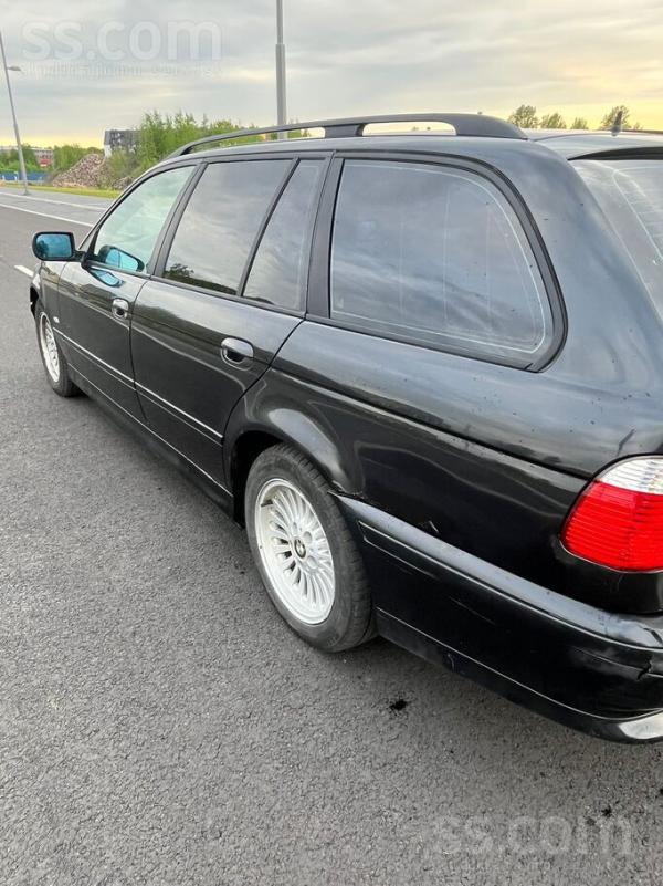 Melns BMW 530 2002 Rīga, ar dzinēja tilpumu 3.00 L un nobraukumu 360 tūkst. km par 1800 €, foto 2 vietnē AUTOMOTO.COM.LV