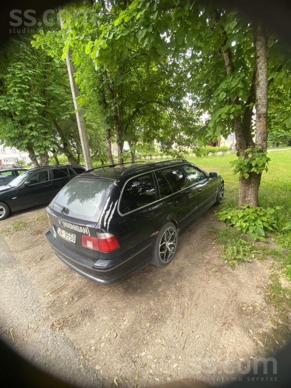 Melns BMW 530 2002 Madona, ar dzinēja tilpumu 3.00 L un nobraukumu 0 tūkst. km par 2250 €, foto 6 vietnē AUTOMOTO.COM.LV