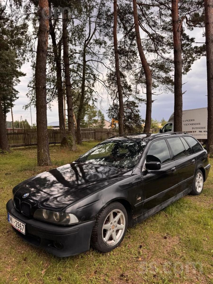 Black BMW 530 2002 in Riga, with an engine capacity of 3.00 L and mileage of 0 thousand km for 2600 €, photo 1 on AUTOMOTO.COM.LV