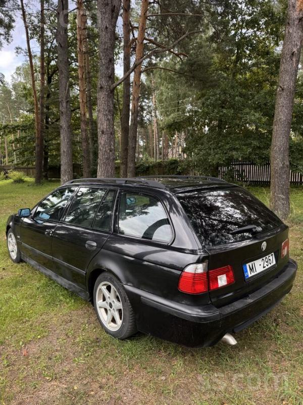 Black BMW 530 2002 in Riga, with an engine capacity of 3.00 L and mileage of 0 thousand km for 2600 €, photo 4 on AUTOMOTO.COM.LV