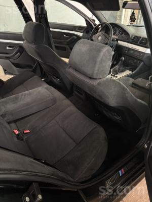 Black BMW 530 2002 in Riga, with an engine capacity of 3.00 L and mileage of 0 thousand km for 2600 €, photo 8 on AUTOMOTO.COM.LV