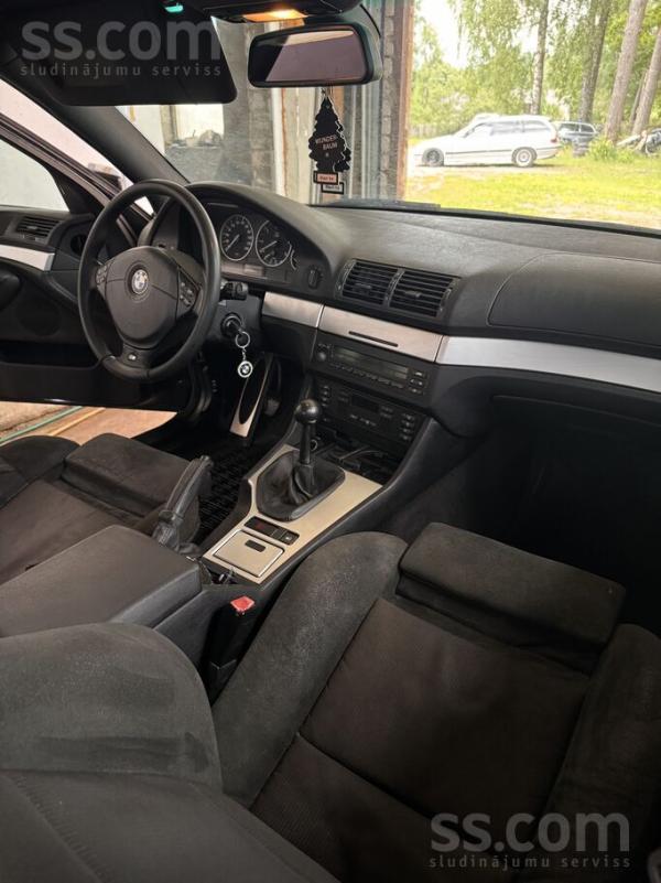 Black BMW 530 2002 in Riga, with an engine capacity of 3.00 L and mileage of 0 thousand km for 2600 €, photo 8 on AUTOMOTO.COM.LV