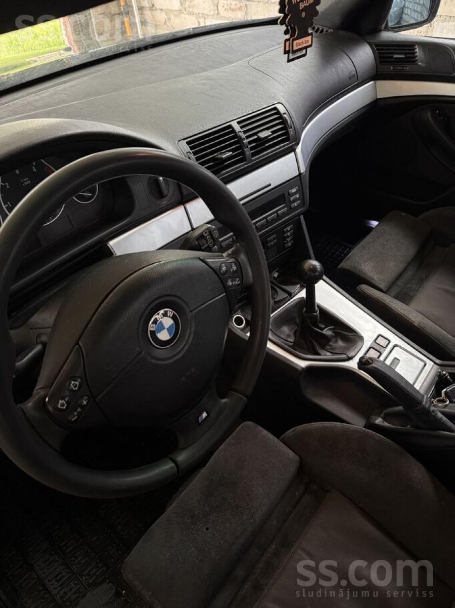 Black BMW 530 2002 in Riga, with an engine capacity of 3.00 L and mileage of 0 thousand km for 2600 €, photo 10 on AUTOMOTO.COM.LV