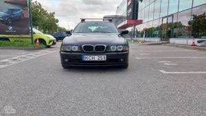 Melns BMW 530 2002 Kauņa, ar dzinēja tilpumu 3.00 L un nobraukumu 405 tūkst. km par 2100 €, foto 4 vietnē AUTOMOTO.COM.LV