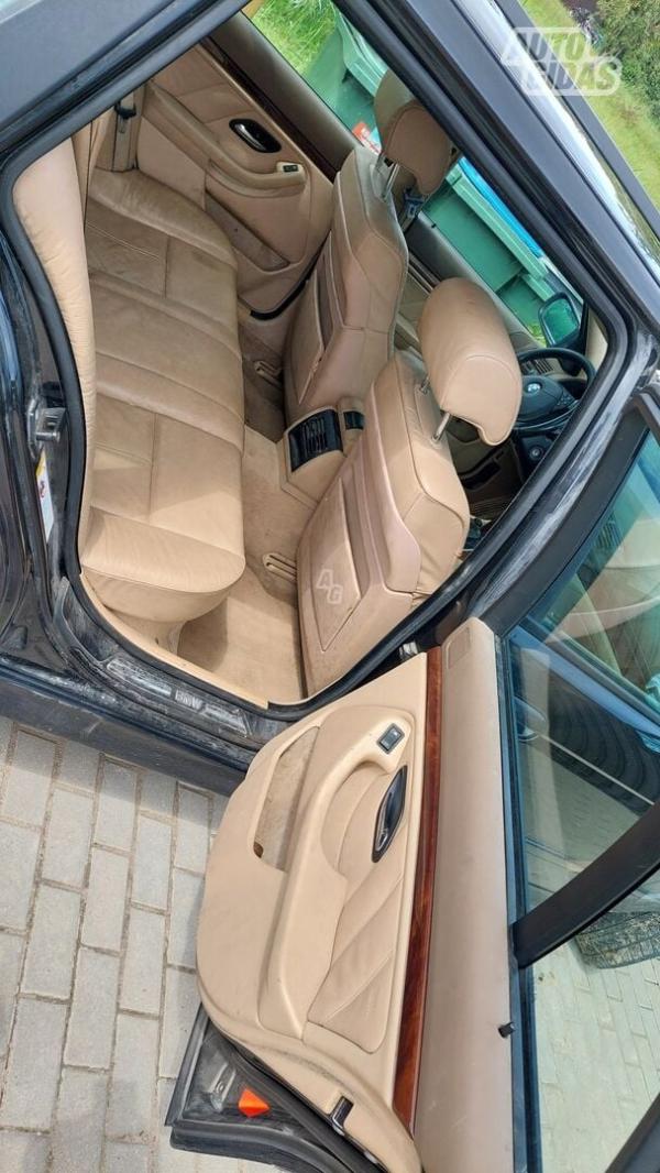 Black BMW 530 2002 in Kaunas, with an engine capacity of 3.00 L and mileage of 405 thousand km for 2100 €, photo 6 on AUTOMOTO.COM.LV