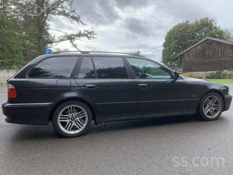 Melns BMW 530 2002 Rīga, ar dzinēja tilpumu 3.00 L un nobraukumu 402 tūkst. km par 1570 €, foto 3 vietnē AUTOMOTO.COM.LV