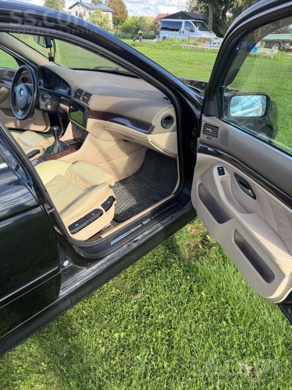 Black BMW 530 2002 in Riga, with an engine capacity of 3.00 L and mileage of 526 thousand km for 3950 €, photo 9 on AUTOMOTO.COM.LV