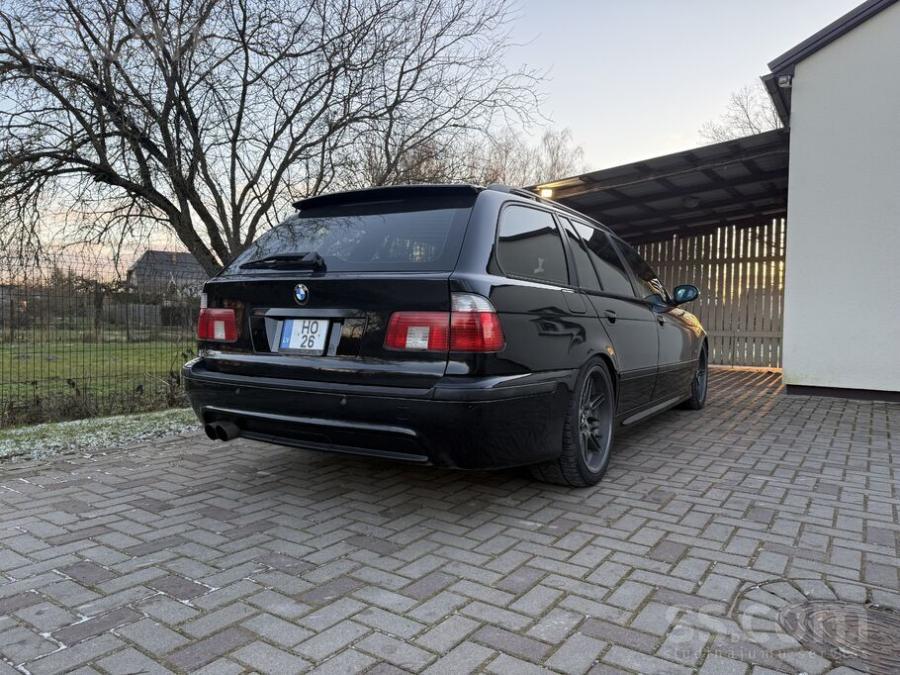 Melns BMW 530 2003 Dobele, ar dzinēja tilpumu 3.00 L un nobraukumu 320 tūkst. km par 7000 €, foto 1 vietnē AUTOMOTO.COM.LV