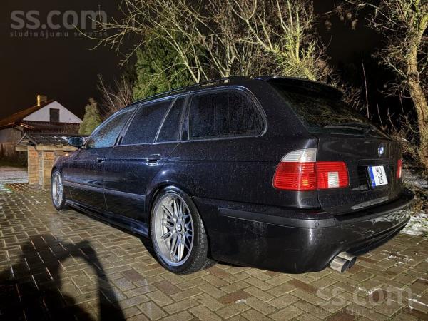 Black BMW 530 2003 in Dobele, with an engine capacity of 3.00 L and mileage of 320 thousand km for 7000 €, photo 4 on AUTOMOTO.COM.LV