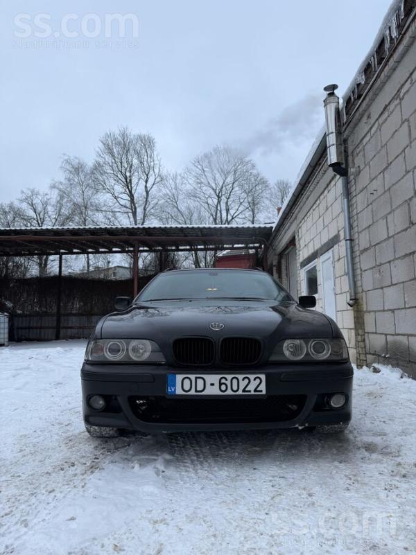 Black BMW 530 2003 in Riga, with an engine capacity of 3.00 L and mileage of 474 thousand km for 2295 €, photo 3 on AUTOMOTO.COM.LV