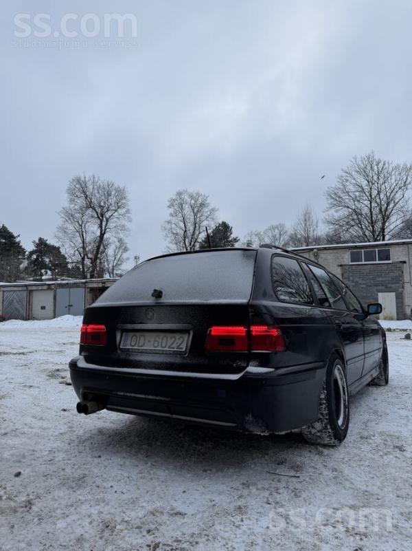 Black BMW 530 2003 in Riga, with an engine capacity of 3.00 L and mileage of 474 thousand km for 2295 €, photo 6 on AUTOMOTO.COM.LV