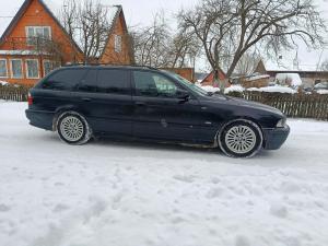 Black BMW 530 2003 in Mazeikiai, with an engine capacity of 3.00 L and mileage of 450 thousand km for 1100 €, photo 2 on AUTOMOTO.COM.LV