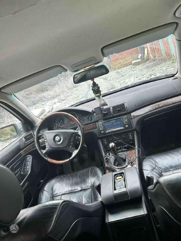 Melns BMW 530 2003 Šilutė, ar dzinēja tilpumu 2.93 L un nobraukumu 415 tūkst. km par 1500 €, foto 10 vietnē AUTOMOTO.COM.LV