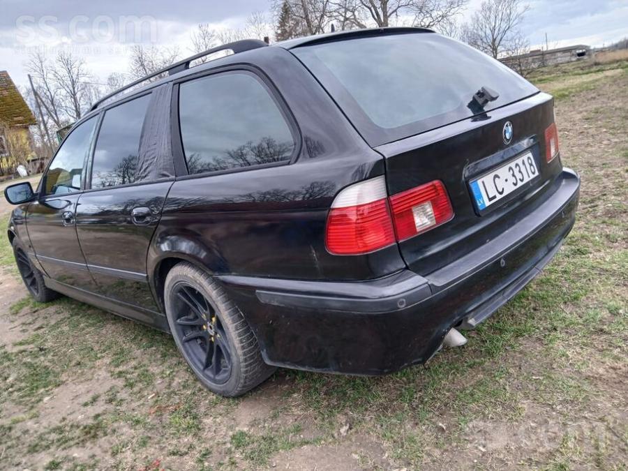 Melns BMW 530 2003 Madona, ar dzinēja tilpumu 3.00 L un nobraukumu 380 tūkst. km par 1650 €, foto 4 vietnē AUTOMOTO.COM.LV