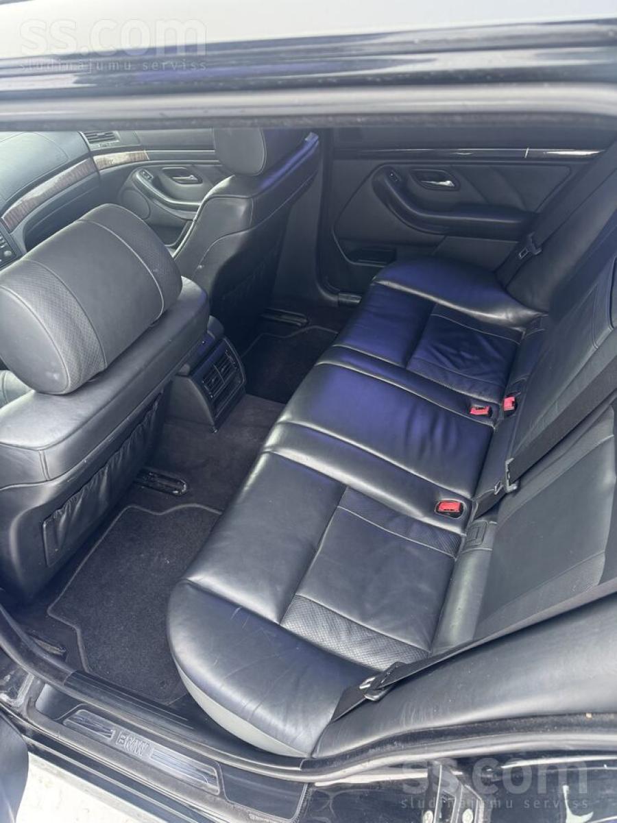 Melns BMW 530 2003 Jūrmala, ar dzinēja tilpumu 3.00 L un nobraukumu 0 tūkst. km par 2888 €, foto 9 vietnē AUTOMOTO.COM.LV