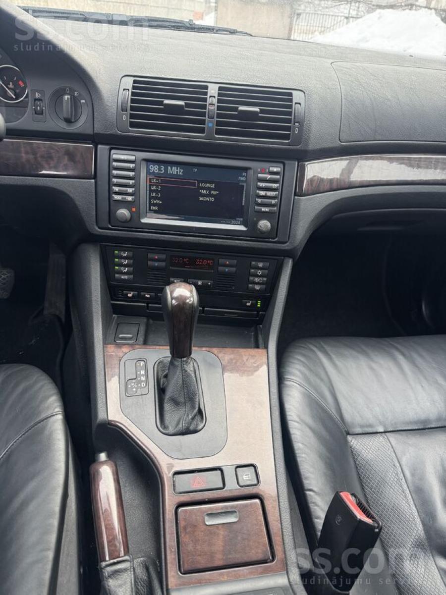 Melns BMW 530 2003 Jūrmala, ar dzinēja tilpumu 3.00 L un nobraukumu 0 tūkst. km par 2888 €, foto 12 vietnē AUTOMOTO.COM.LV