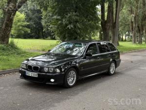 Black BMW 530 2003 in Riga, with an engine capacity of 3.00 L and mileage of 343 thousand km for 2500 €, photo 3 on AUTOMOTO.COM.LV