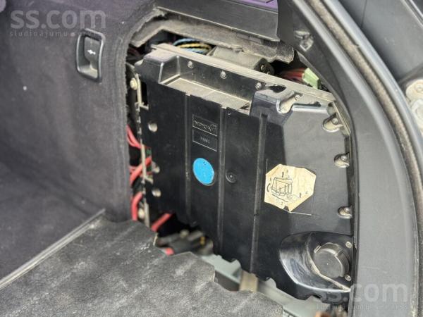 Melns BMW 530 2003 Rīga, ar dzinēja tilpumu 3.00 L un nobraukumu 343 tūkst. km par 2500 €, foto 5 vietnē AUTOMOTO.COM.LV