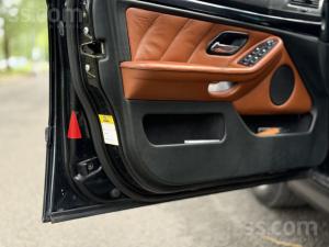 Black BMW 530 2003 in Riga, with an engine capacity of 3.00 L and mileage of 343 thousand km for 2500 €, photo 15 on AUTOMOTO.COM.LV