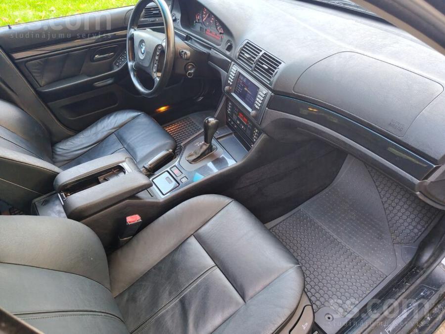 Melns BMW 530 2003 Ludza, ar dzinēja tilpumu 3.00 L un nobraukumu 500 tūkst. km par 2300 €, foto 9 vietnē AUTOMOTO.COM.LV