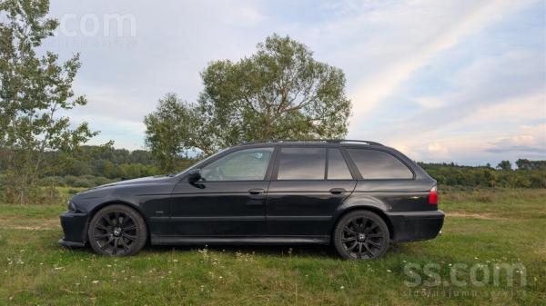 BMW 530 2003 Daugavpils vietnÄ Melns BMW 530 2003 Daugavpils, ar dzinÄja tilpumu 3.00 L un nobraukumu 400 tÅ«kst. km par 3300 ā¬, foto 3 vietnÄ AUTOMOTO.COM.LV