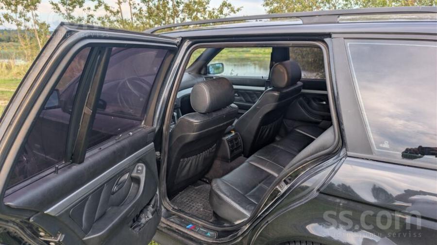 Black BMW 530 2003 in Daugavpils, with an engine capacity of 3.00 L and mileage of 400 thousand km for 3300 €, photo 1 on AUTOMOTO.COM.LV